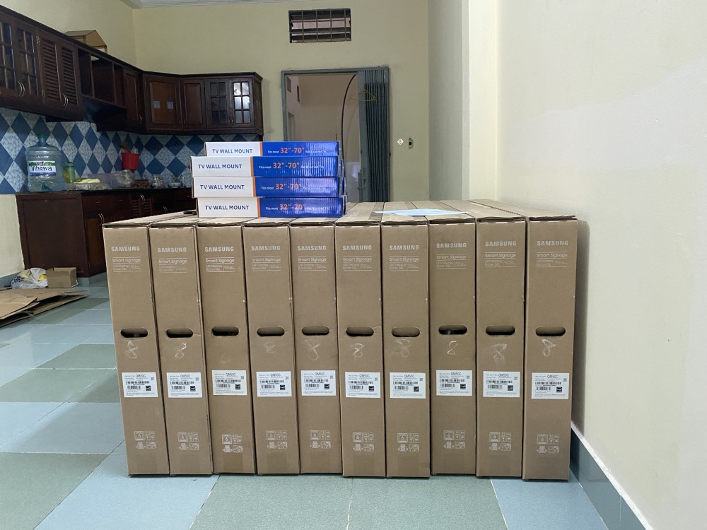 Cung cấp Màn Hình quảng cáo chuyên dụng cho quý đối tác thương mại.